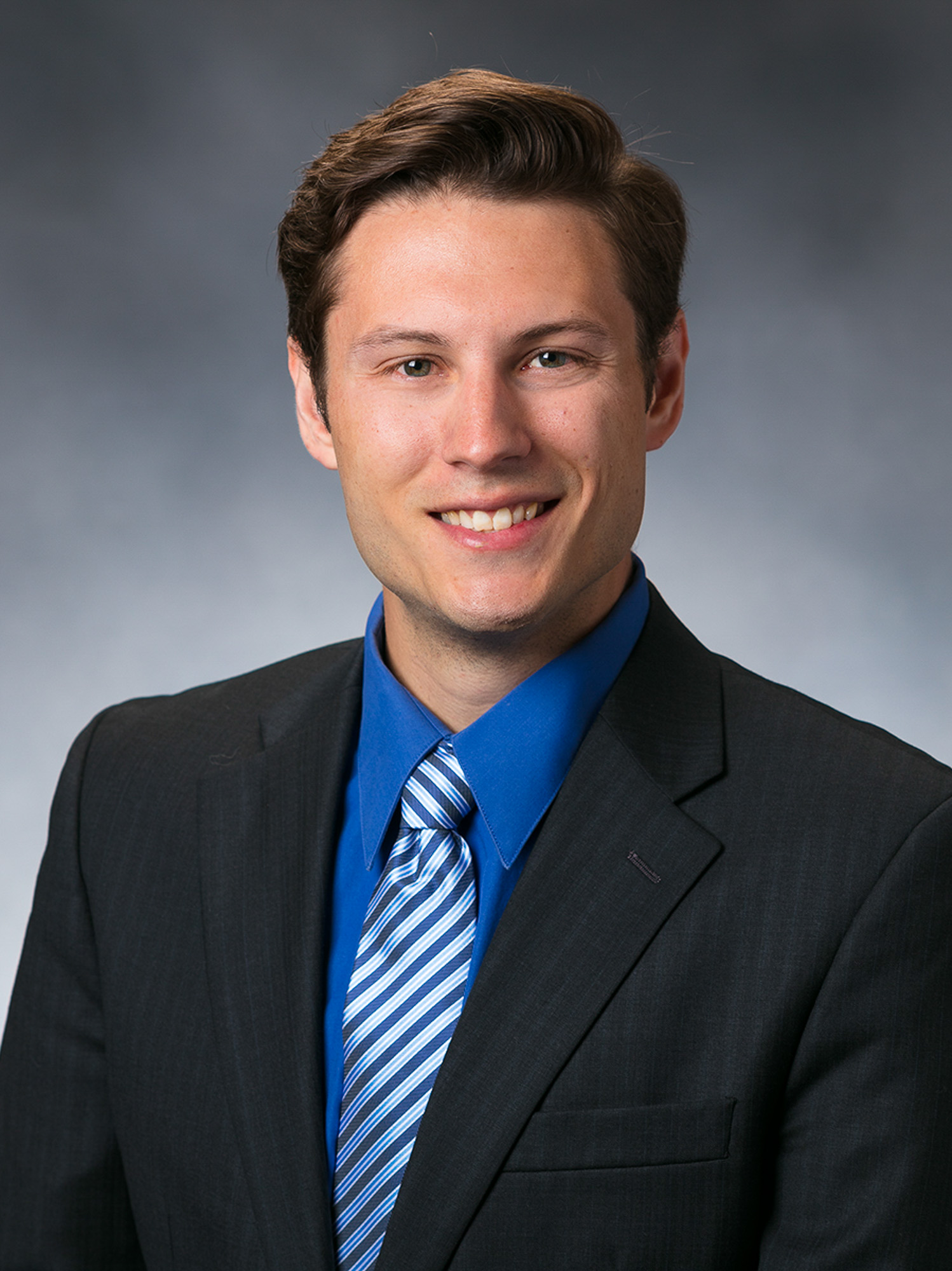 Lake View Medical Clinic Welcomes Dr. Lucas Henningsen